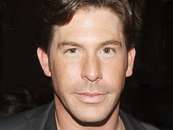 Broadway.com | Photo 14 of 21 | Tonys 2004: A Starry Tony Ball