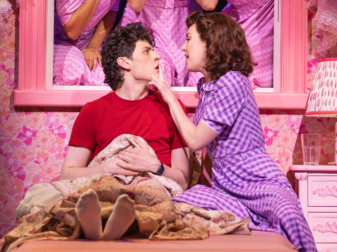 Liana Hunt Relives Her Broadway Past in Back to the Future: The Musical ...