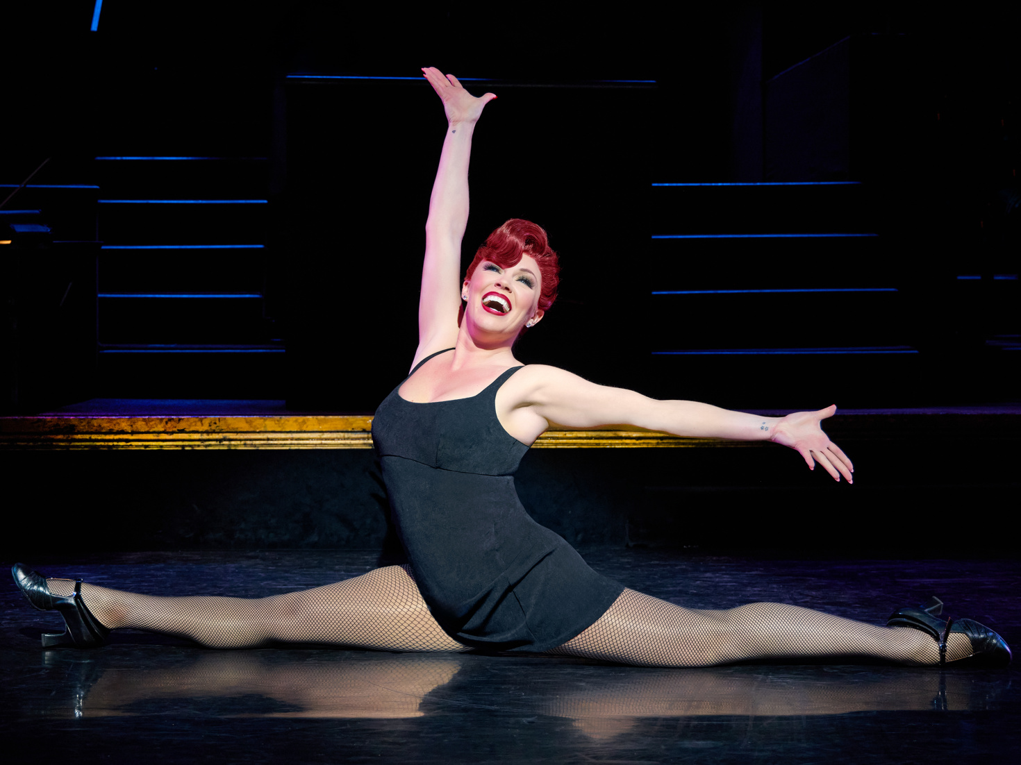 Robyn Hurder Extends Run as Velma Kelly in Broadway's Chicago ...
