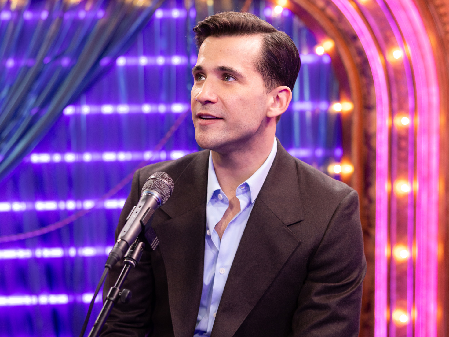 Dez Duron Will Melt Your Robot Heart with His Performance of 'A ...