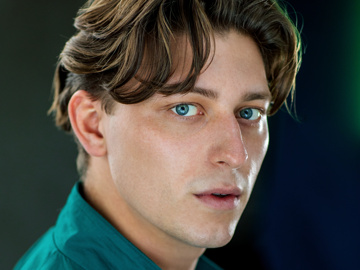 Tom Francis Biography | Broadway Buzz | Broadway.com