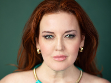Jennifer Simard Biography | Broadway Buzz | Broadway.com