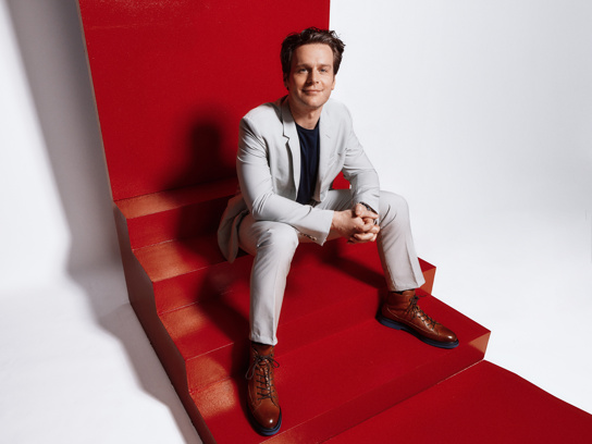 Jonathan Groff Will Play Bobby Darin in Immersive Musical Just in Time ...