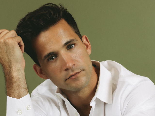 Dez Duron Biography | Broadway Buzz | Broadway.com