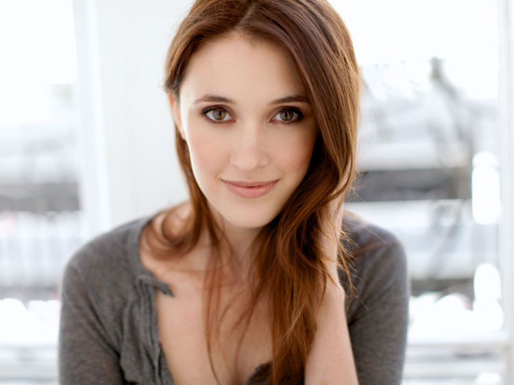 Erin Neufer Biography | Broadway Buzz | Broadway.com