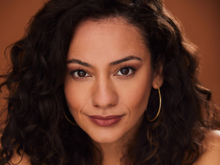 Isabelle McCalla Biography | Broadway Buzz | Broadway.com