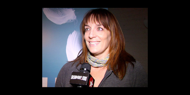 Julia Murney and the Cast of Off-Broadway's Falling on the Powerful ...