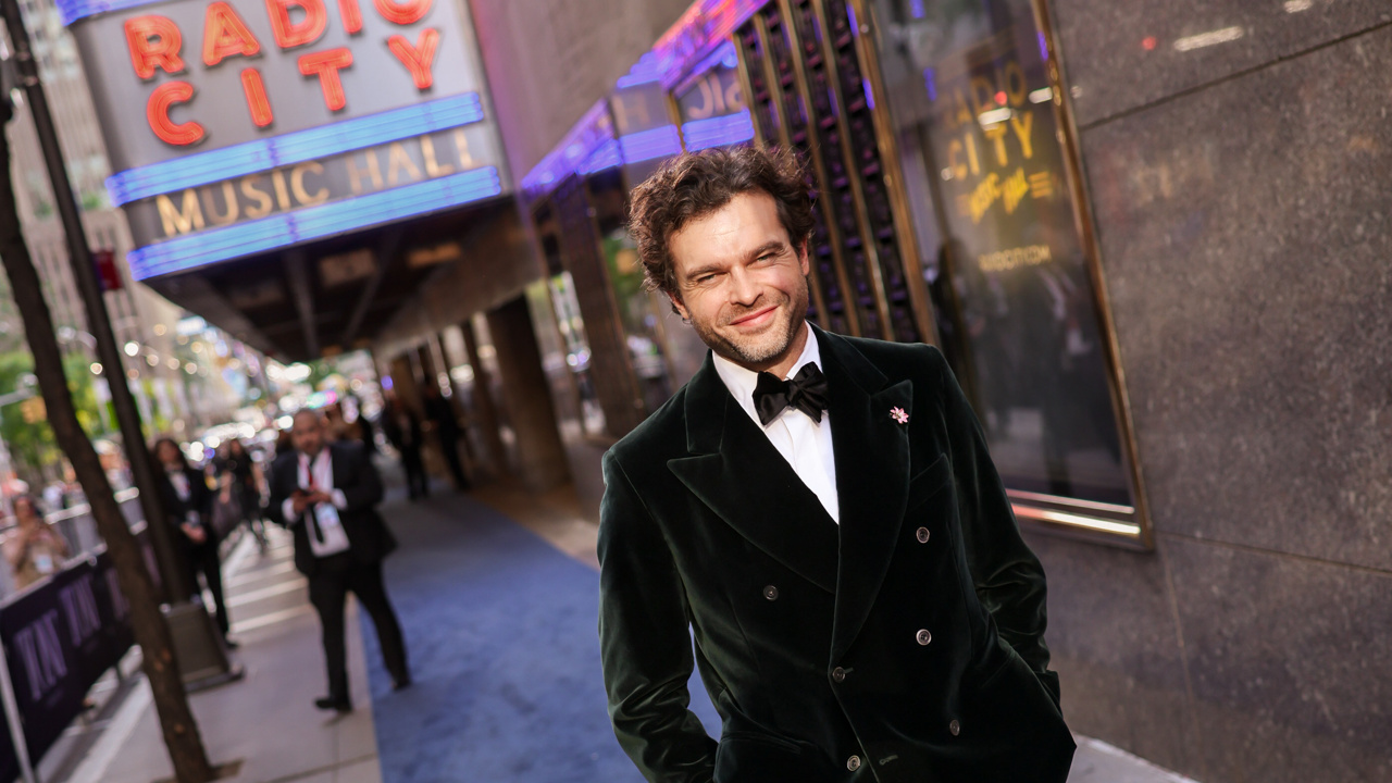 Alden Ehrenreich Wins First Tony Award for Broadway Debut in Becky Shaw ...